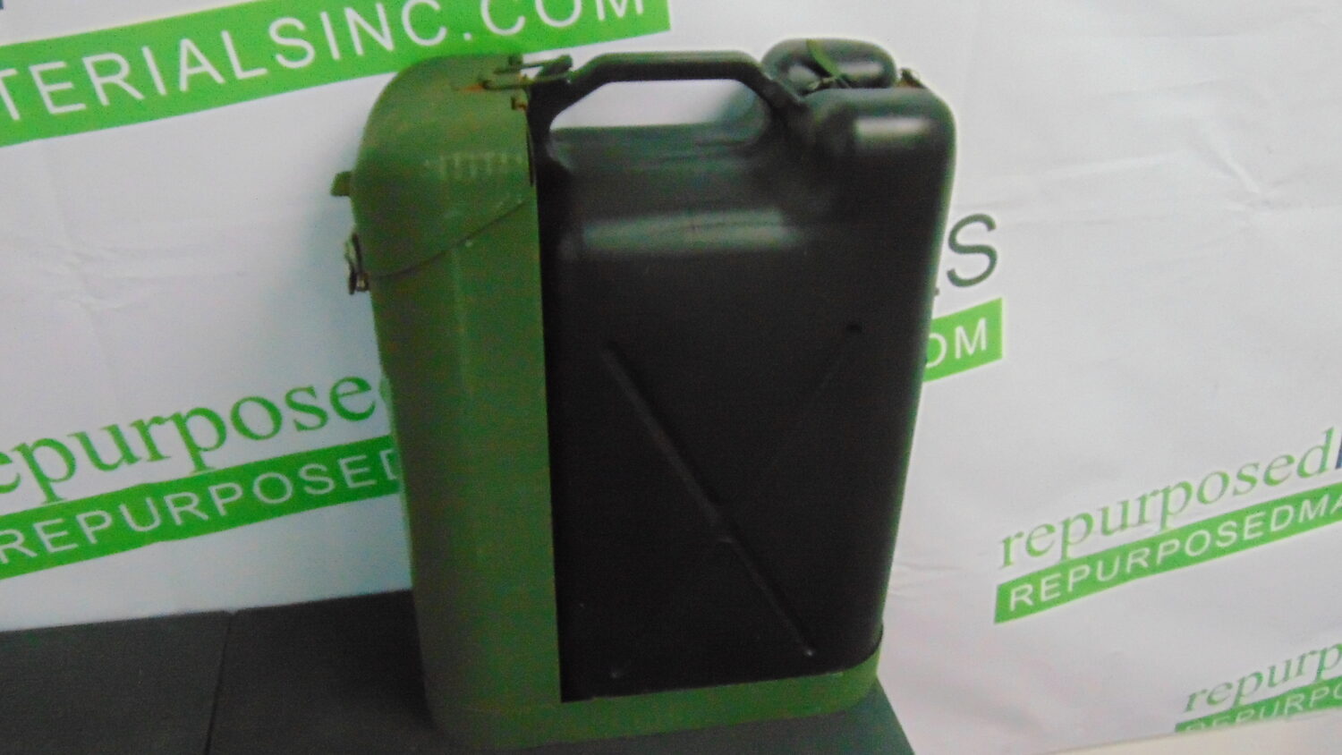 Tanks with Pump and Brush | repurposedMATERIALS